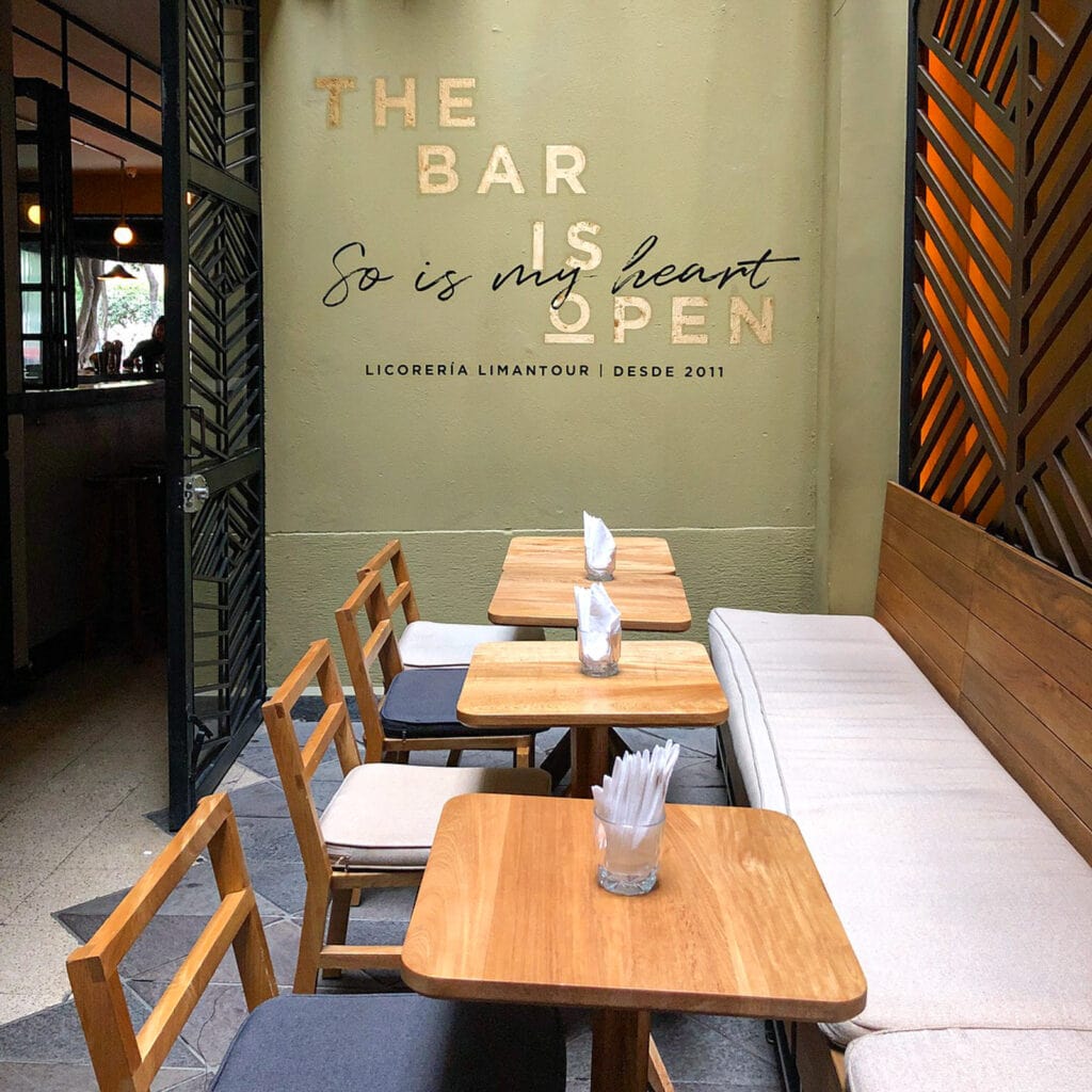 World's Best Bars: 9 Cocktail Bars to Remember - Feastio