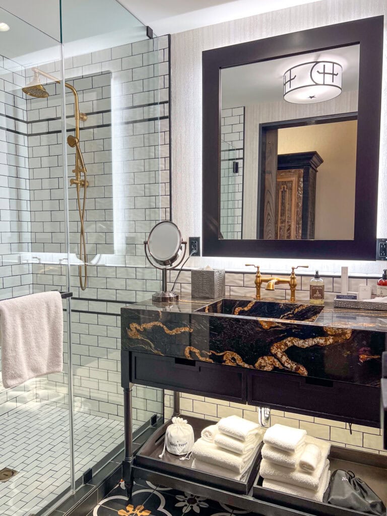 Hotel Drover: Luxe Lodging in the Fort Worth Stockyards